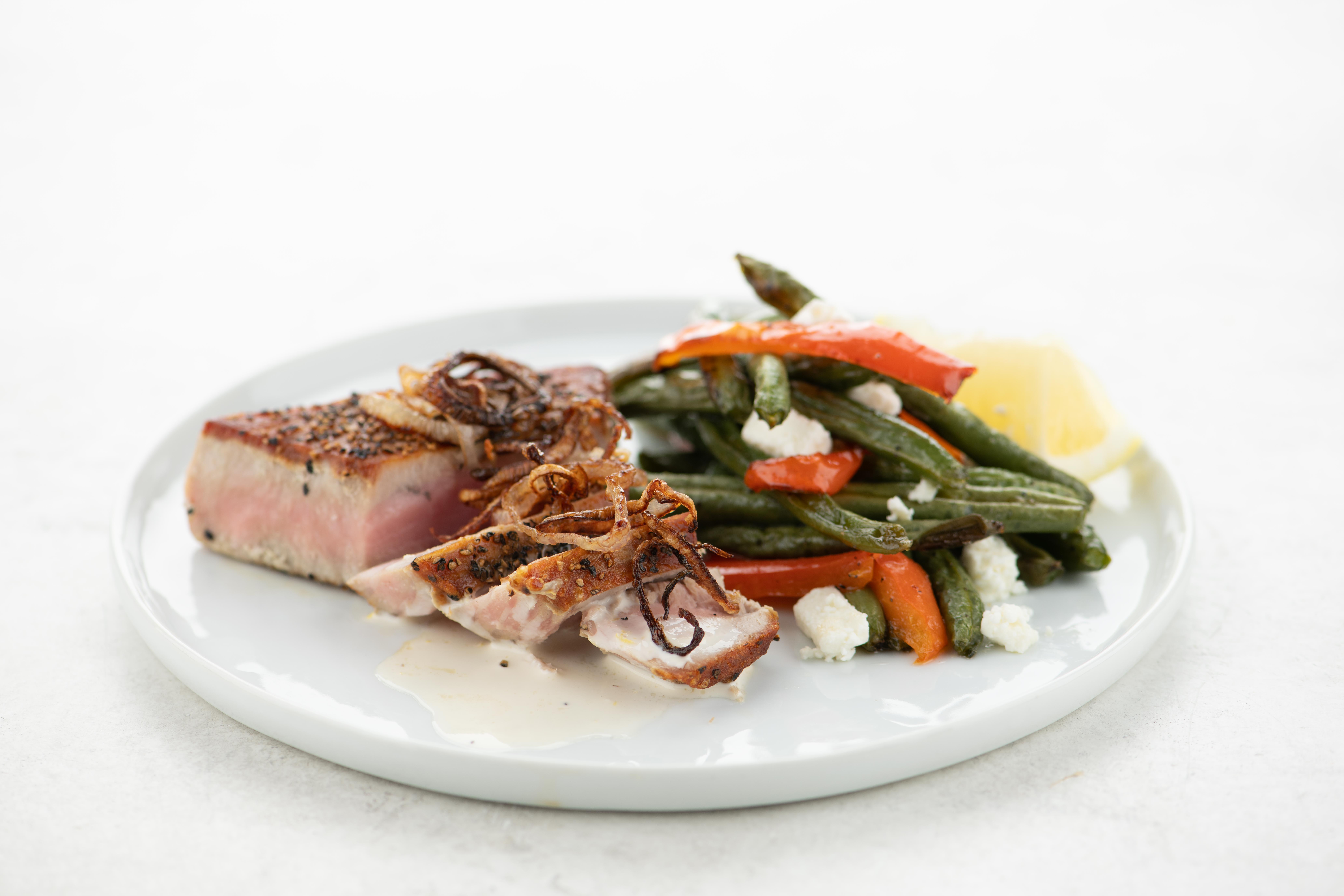 Pepper-Crusted Ahi Tuna and Lemon Aioli Recipe - Home Chef
