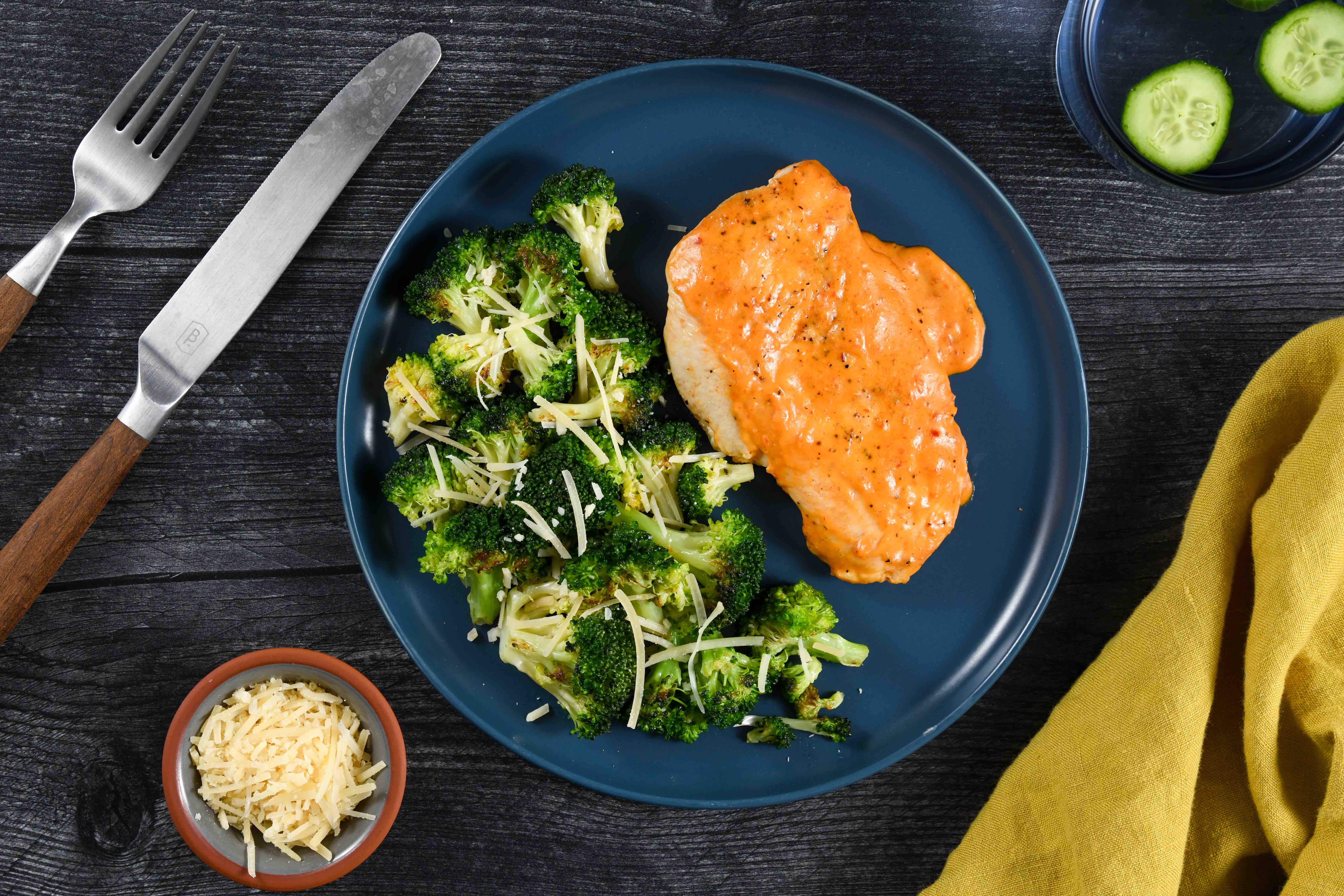 Chicken and Roasted Red Pepper Cream Recipe - Home Chef
