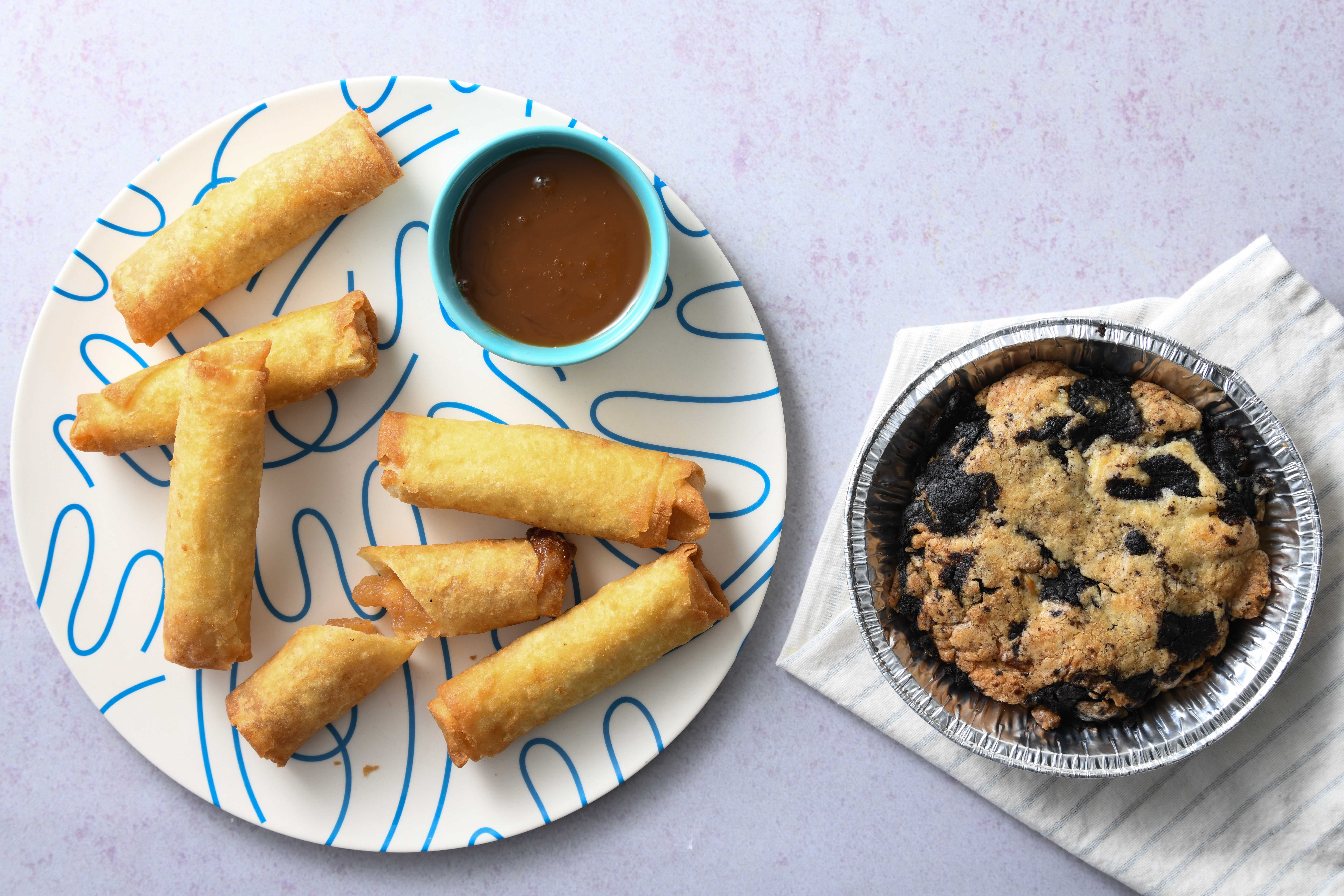 Cookies & Cream Cookie Skillet and Apple Pie Rolls Recipe - Tempo