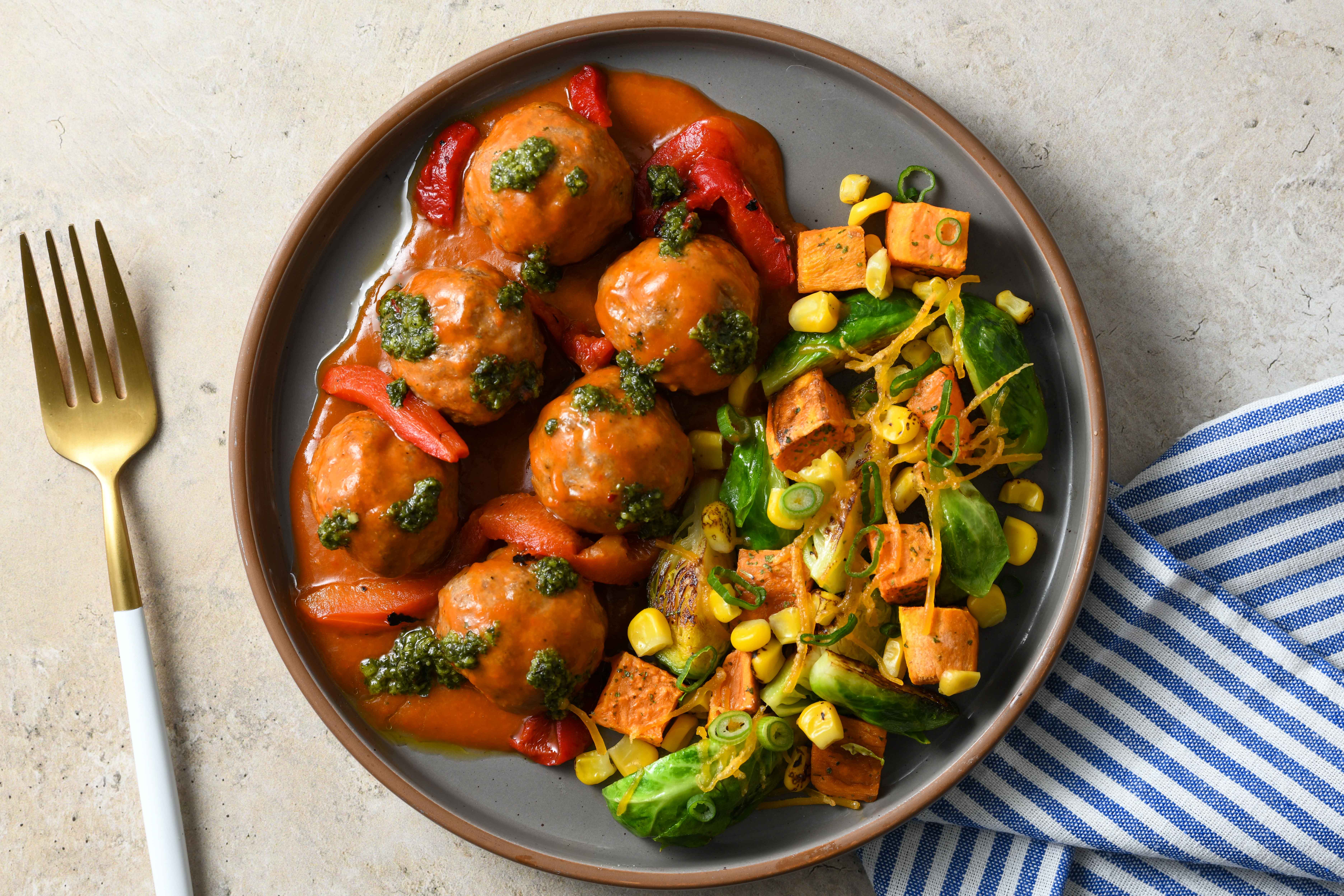 Herbed Red Pepper Turkey Meatballs Recipe - Tempo