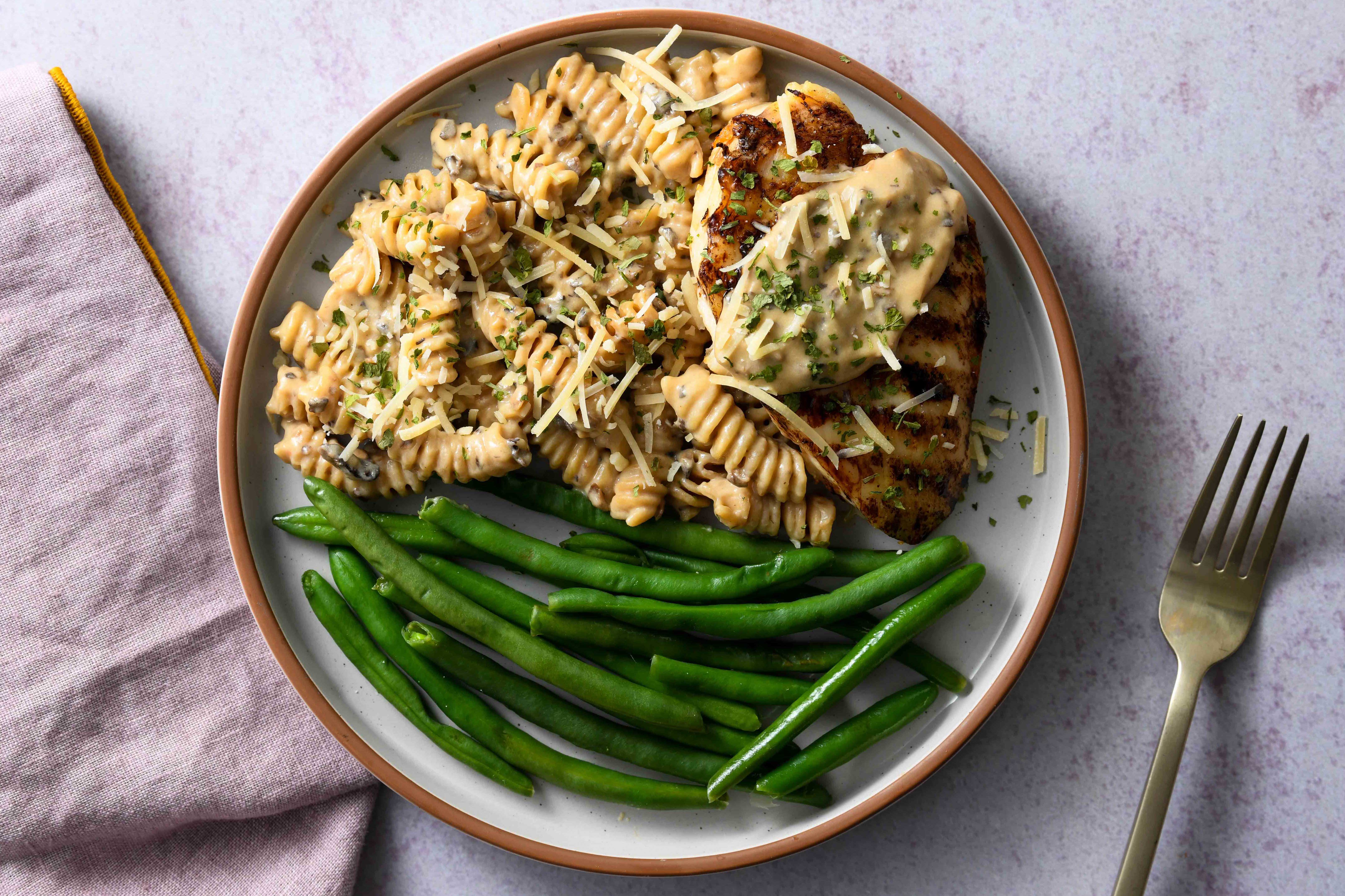Grilled Chicken and Rotini in Mushroom Sauce Recipe - Tempo