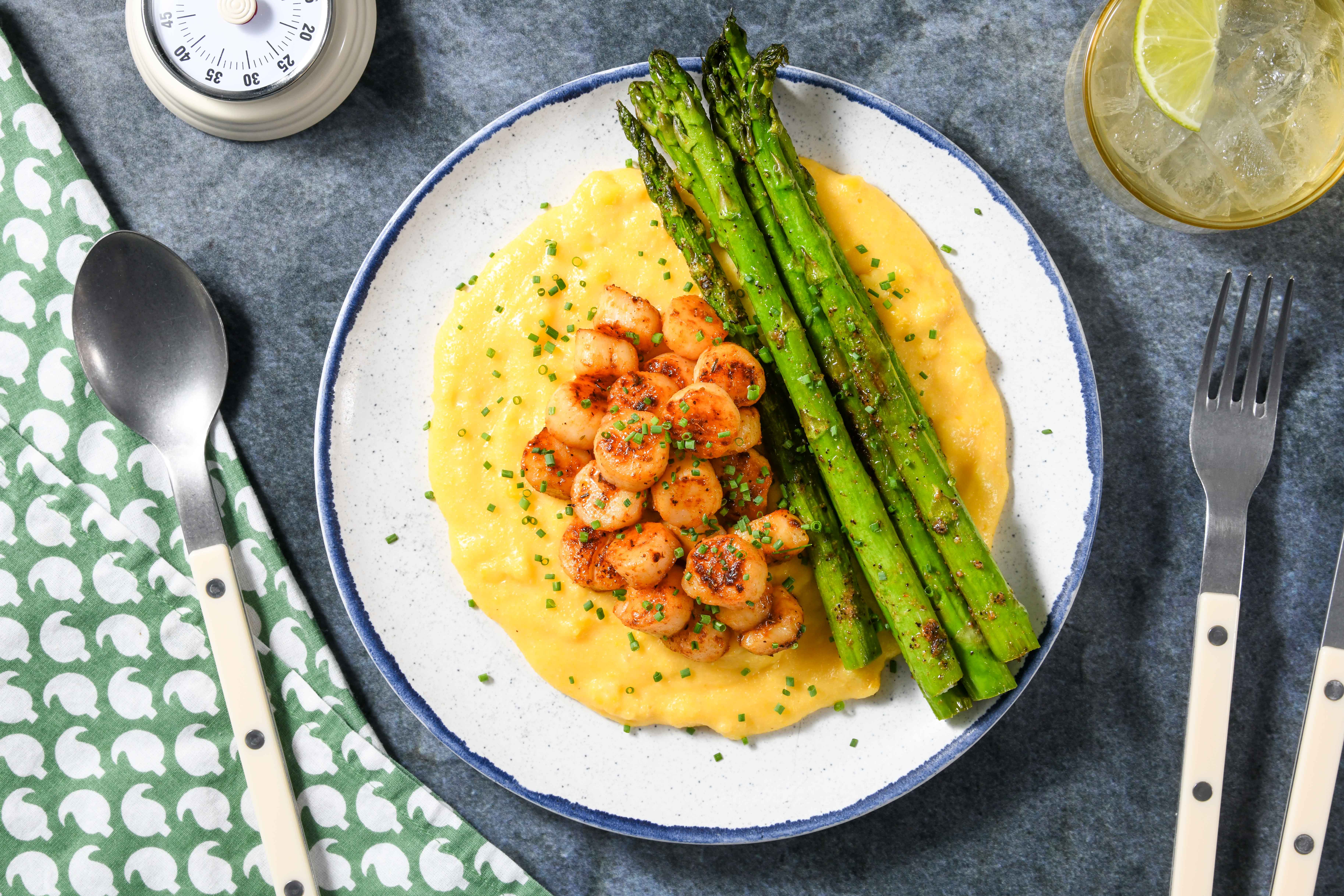 Blackened Petite Scallops over Cheddar Polenta Recipe - Home Chef