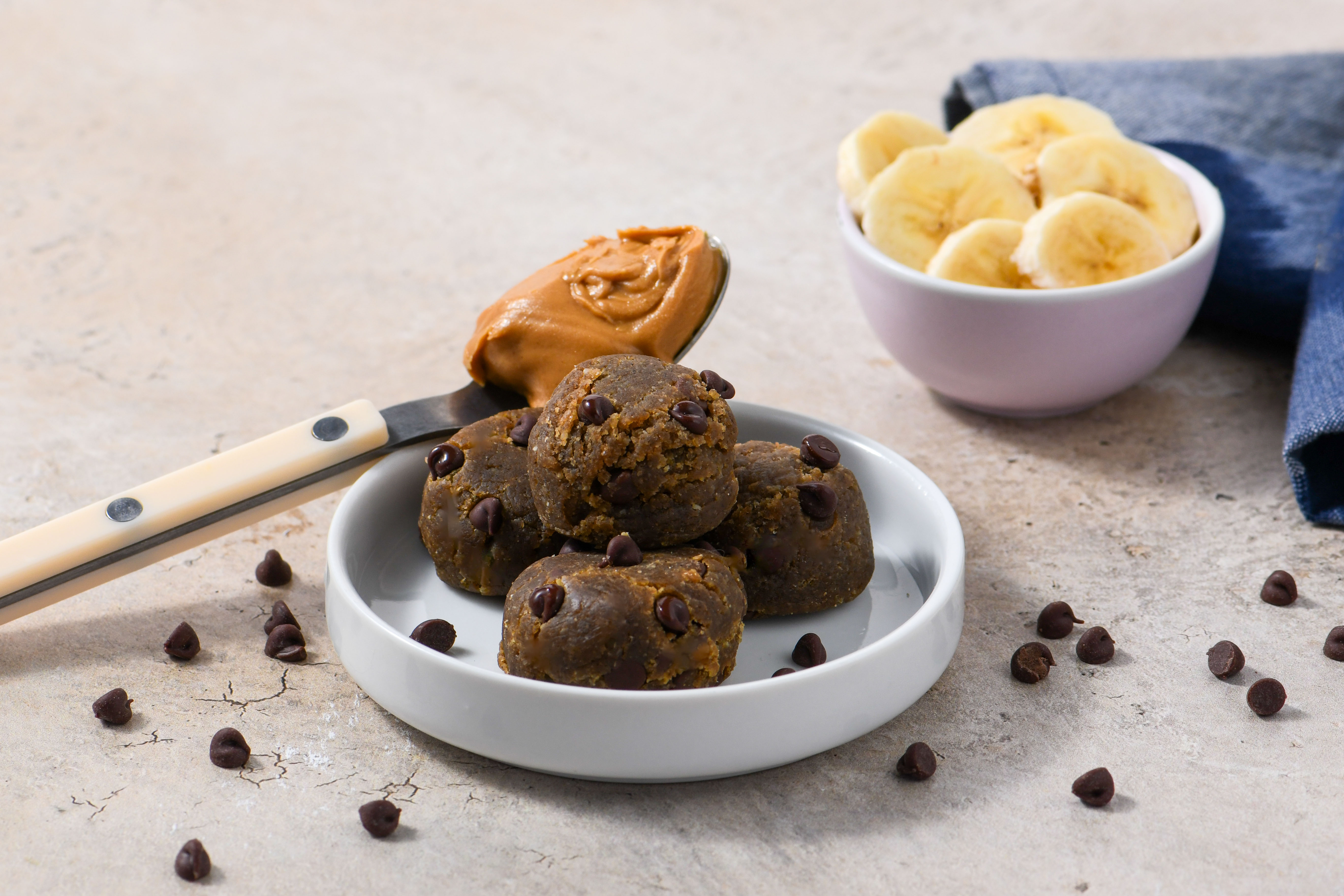 Peanut Butter & Chocolate Chip Energy Bites Recipe - Tempo